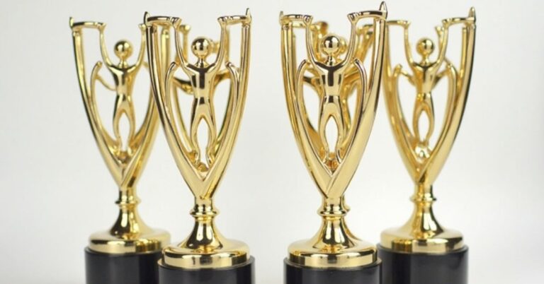 Event Planning Guide: Choosing the Right Awards for Your Ceremony ...