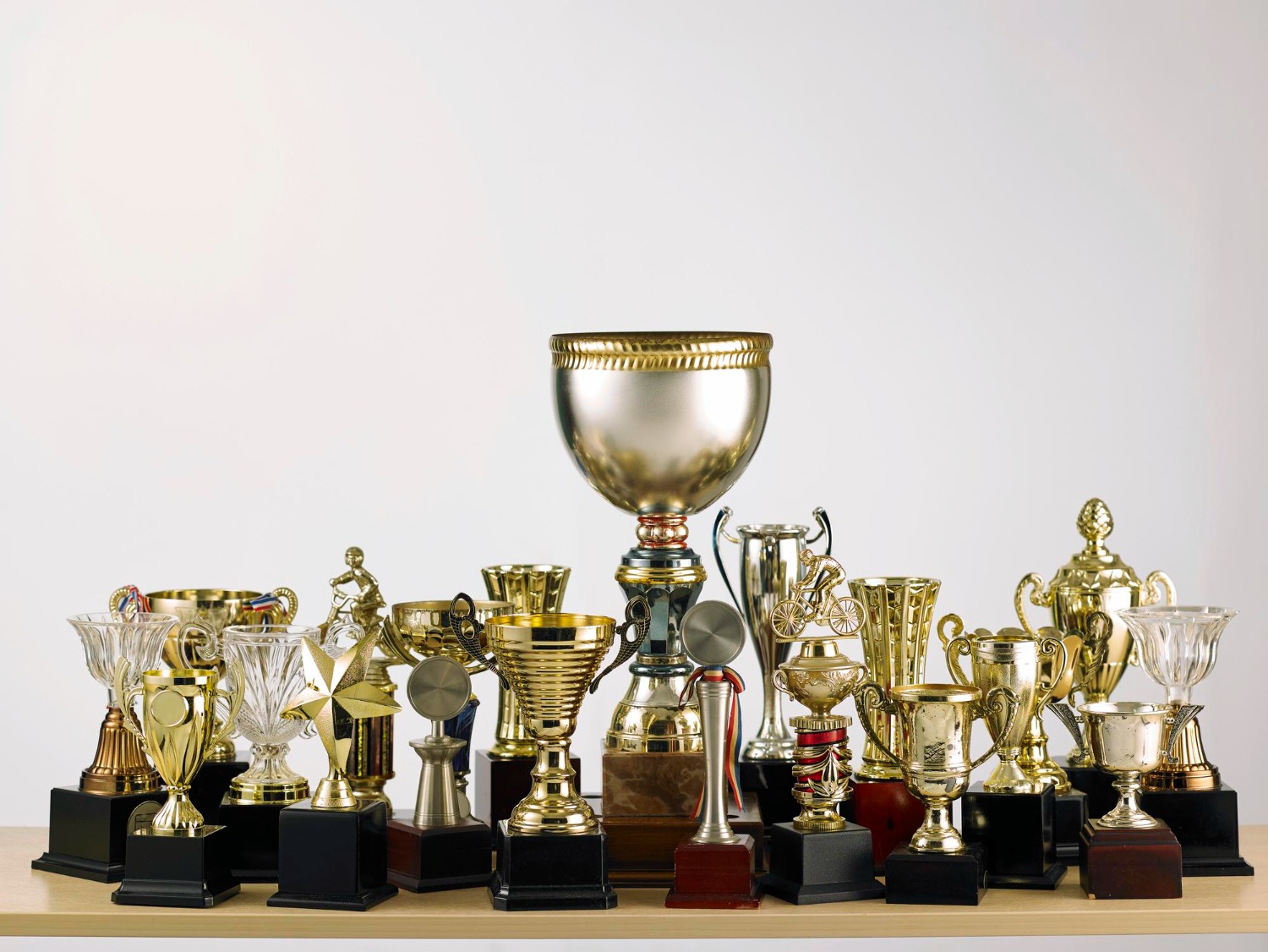 Types of Awards and Trophies We Offer in Dubai & Sharjah, UAE